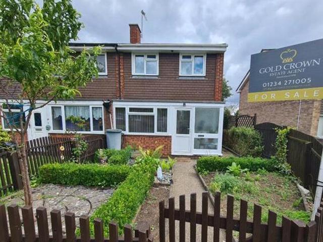 Hickling Close, Bedford, 3 Bedroom End
