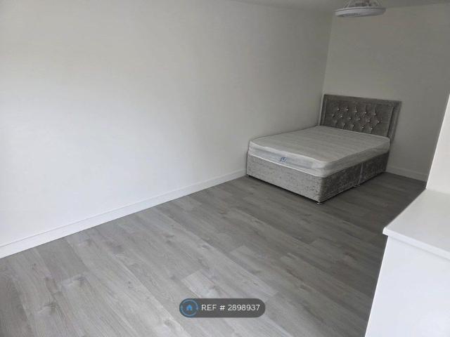 Hicks Farm Rise, Highwycombe HP13, Studio to rent, £800 pcm | PrimeLocation