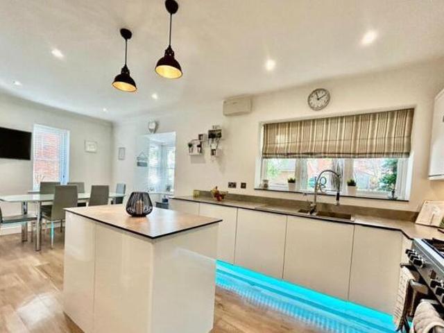 Hidcote Drive, Westcroft, 4 Bedroom Detached