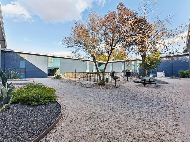 Hidden Gardens 2 Bedroom Apartment for Rent at 5606 N Lamar Blvd, Austin, TX 78751 Brentwood