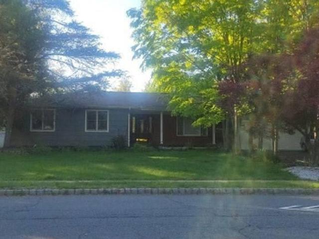 Hidden Lake Dr