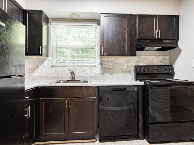 Hidden Woods Apartments 2 Bedroom Apartment for Rent at 4655 Glenwood Rd, Decatur, GA 30035