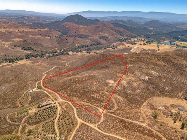Hidden Valley Rd, Winchester, CA 92596
