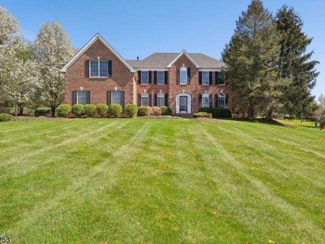 Hidden Valley Way, Franklin Twp, Home For Sale