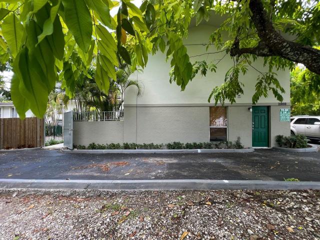 Hideaway in the Grove Studio Apartment for Rent at 2900 Bird Ave, Miami, FL 33133 Northeast Coconut Grove