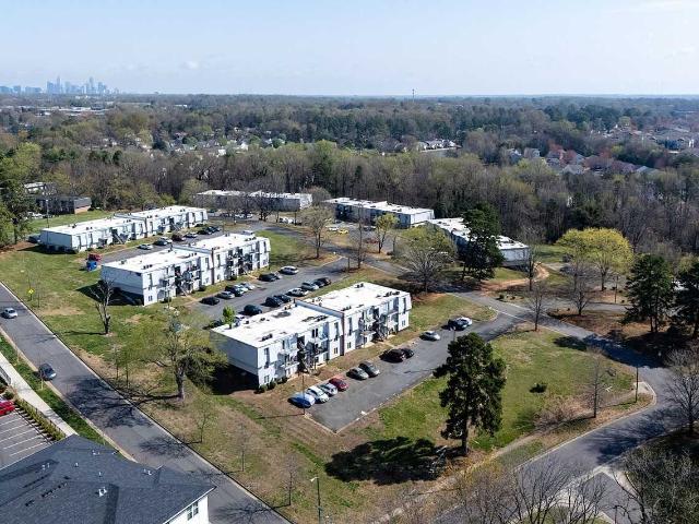 High Meadow Apartments 1 Bedroom Apartment for Rent at 825 Farmhurst Dr, Charlotte, NC 28217 Montclaire South