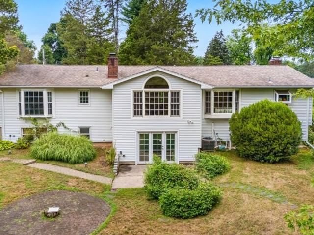 High Meadow Rd, North Haven, Home For Sale