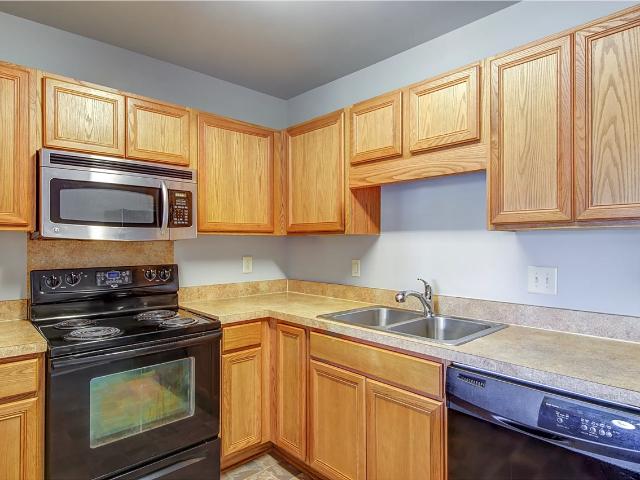 High Meadows Apartments 2 Bedroom Apartment for Rent at 825 Farmhurst Dr, Charlotte, NC 28217 Montclaire South