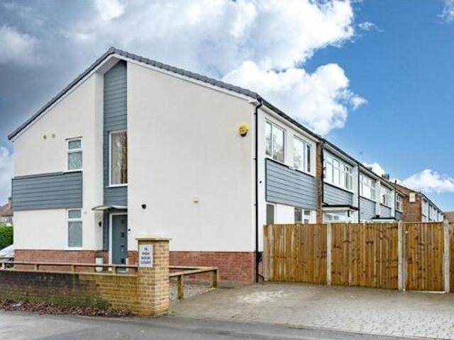 High Moor Court, Leeds, 3 Bedroom Town