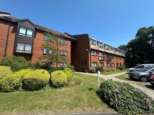 High Oaks Close, Locks Heath, Southampton SO31, 1 bed flat to rent, £900 pcm | PrimeLocation