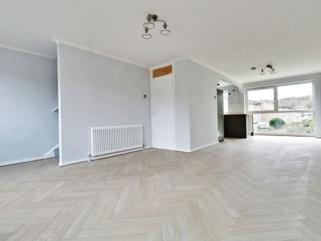 High Broom Crescent, West Wickham BR4, 4 bed town house to rent, £2,600 pcm | PrimeLocation