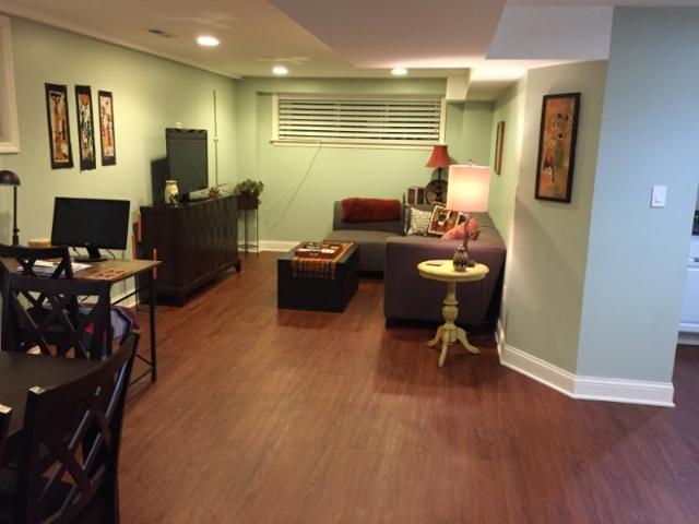 High Ceiling Huge One Bedroom Garden Unit in Ander