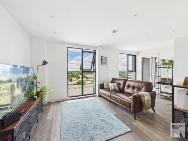 High Definition: Media City 2 bed apartment to rent £1,550 pcm £358 pw