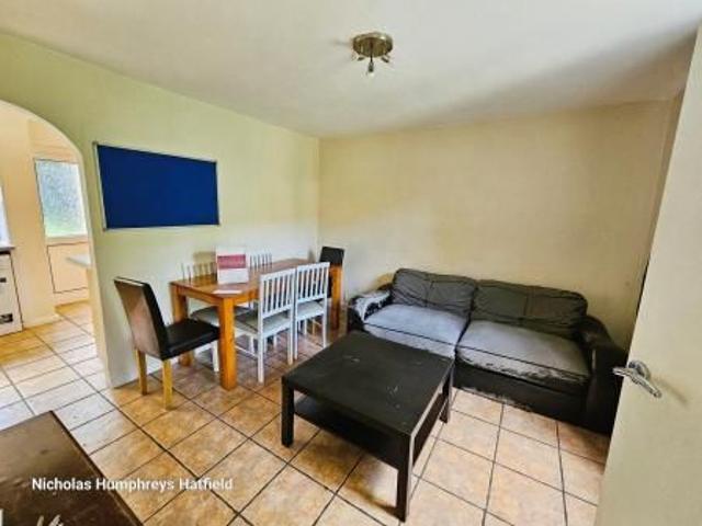 High Dells, Hatfield, AL10