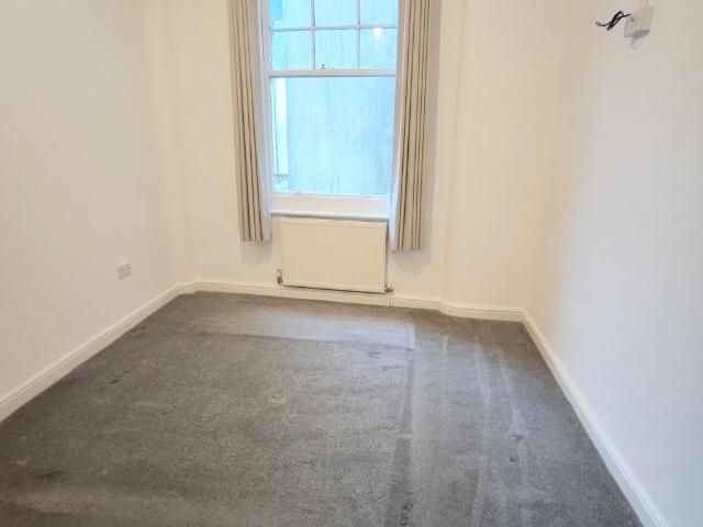 High East Street, DORCHESTER, DT1 2 bed apartment to rent £1,000 pcm £231 pw