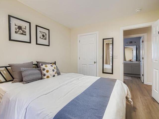 High End, elegant PadSplit in Monroe Spacious, fully furnished rooms All utilities included