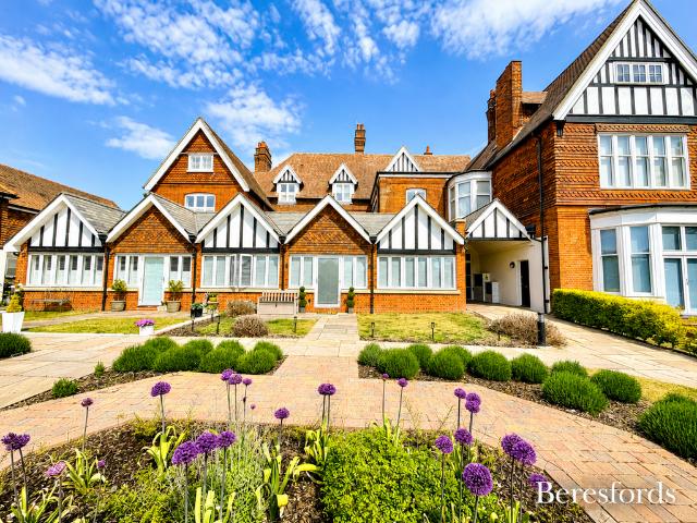 High Garrett, CM7 2 bed apartment to rent £1,375 pcm £317 pw