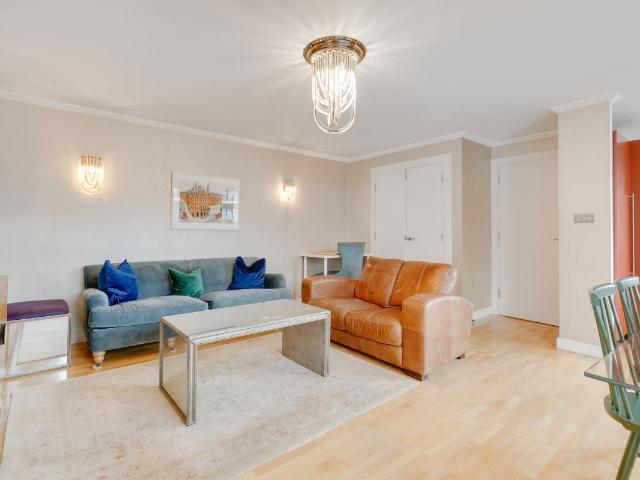 High Holborn, London WC1V, 2 bed flat to rent, £3,600 pcm | PrimeLocation