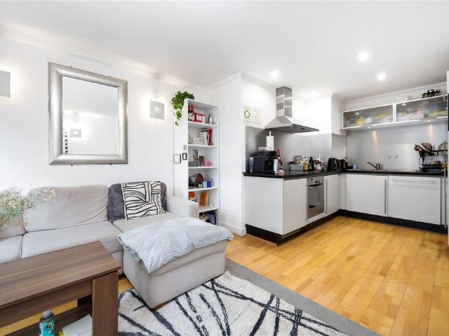 High Holborn, WC1V 1 bed apartment to rent £2,800 pcm £646 pw