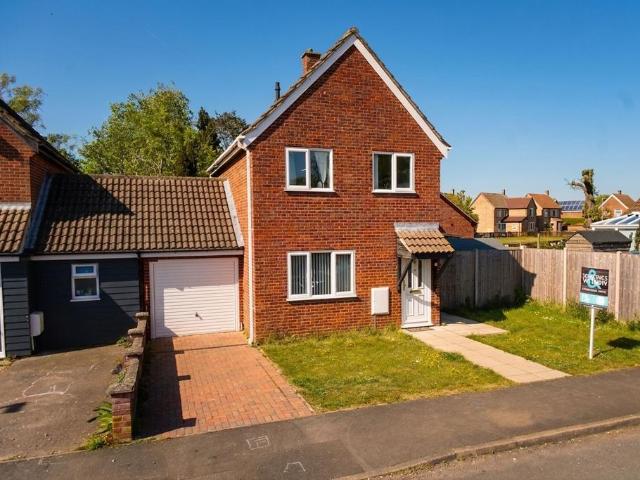High House Avenue, Wymondham 3 bed link detached house to rent £1,125 pcm £260 pw