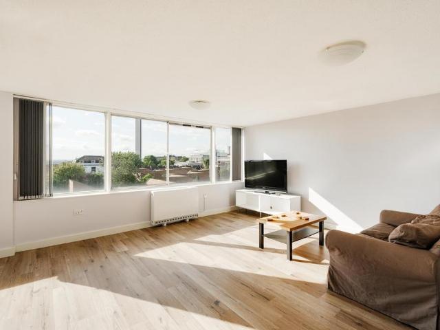 High Kingsdown, Bristol, BS2 3 bed flat to rent £1,795 pcm £414 pw