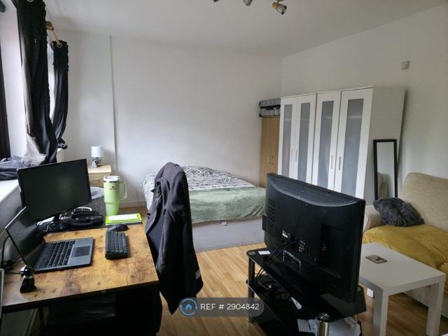 High Lane, Manchester M21, Studio to rent, £650 pcm | PrimeLocation