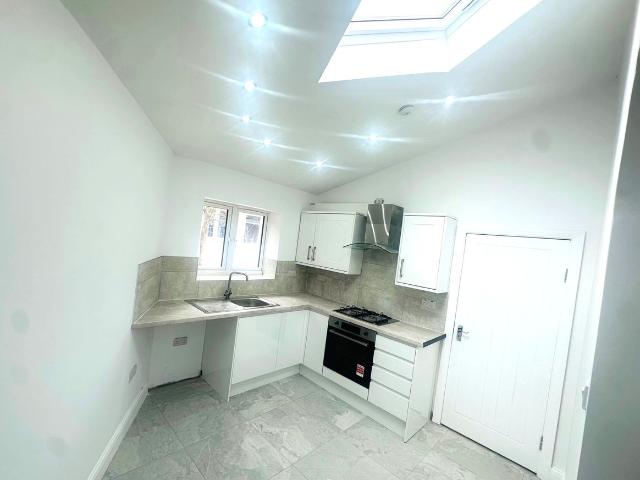 High Point, Eltham SE9, Studio to rent, £1,300 pcm | PrimeLocation