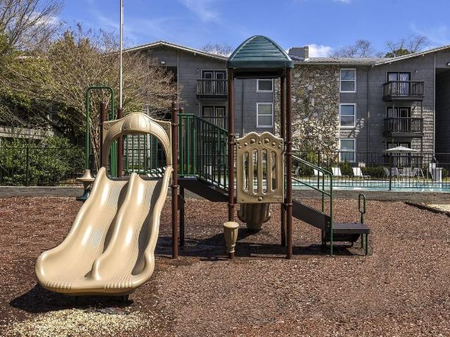 High Pointe 2 Bedroom Apartment for Rent at 1229 Beacon Pkwy E, Birmingham, AL 35209 Glen Iris