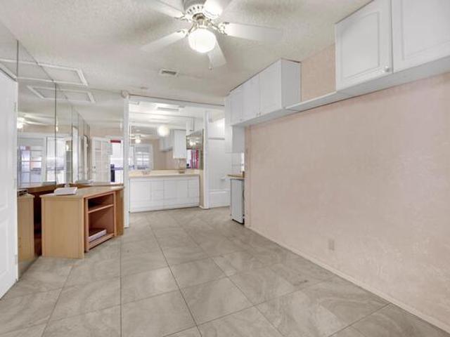 High quality & comfortable Las Vegas House with Backyard