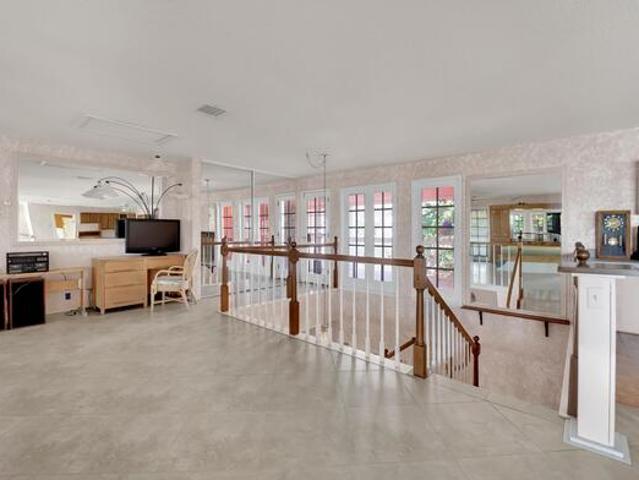 High quality & comfortable Las Vegas House with Backyard