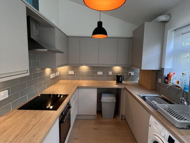 High Quality Bungalow with Garden & Parking