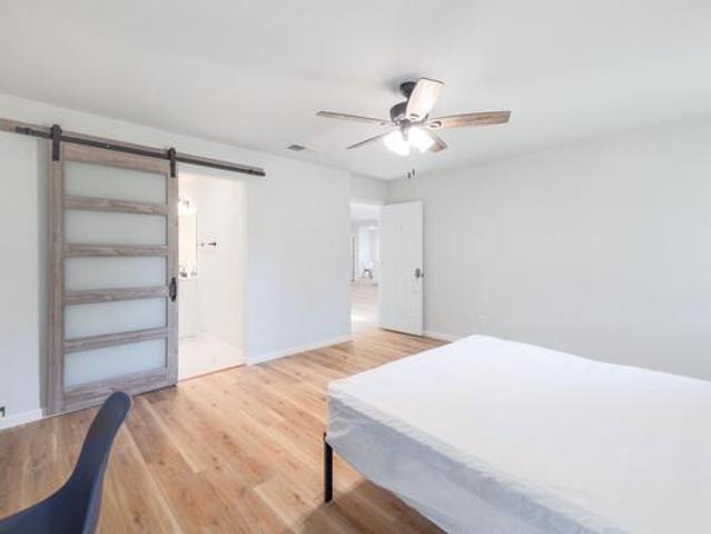 High quality & modern Cedar Park House with Patio or porch