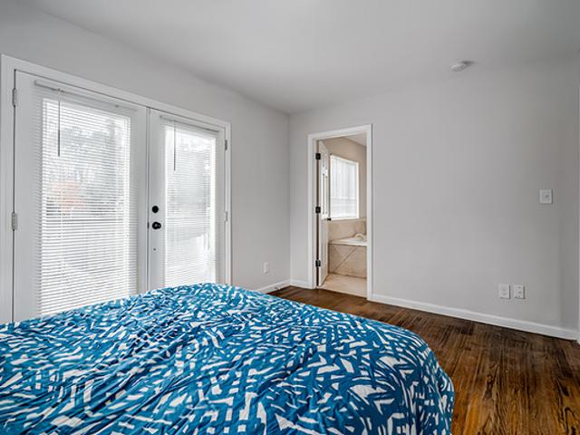 High quality & newly renovated Atlanta House with Backyard