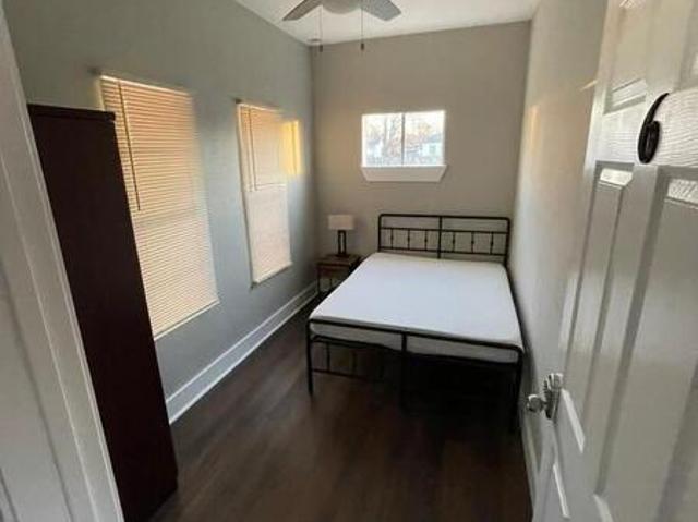 High quality & newly renovated San Antonio House with Dining area