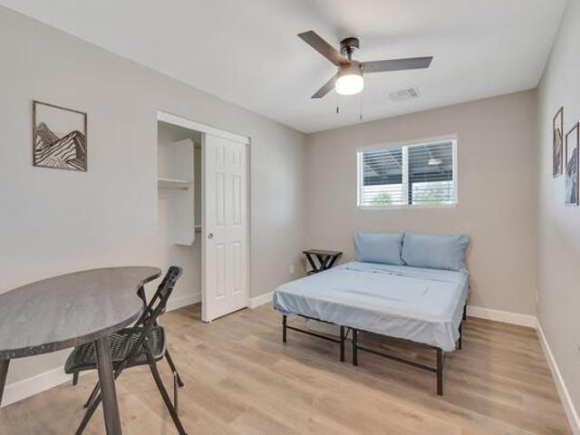 High Quality South Mountain Home | Free Laundry • Wi Fi • Backyard • Nearby Fishing
