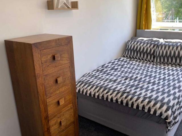 High quality refurbished property Room 2