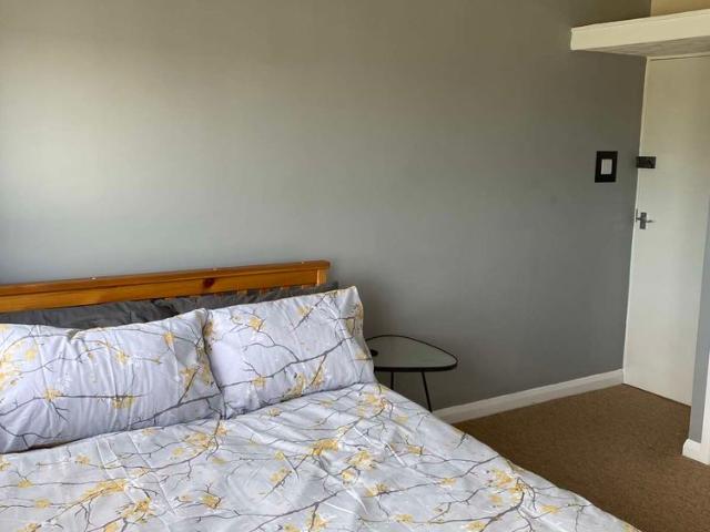 High quality refurbished property Room 3