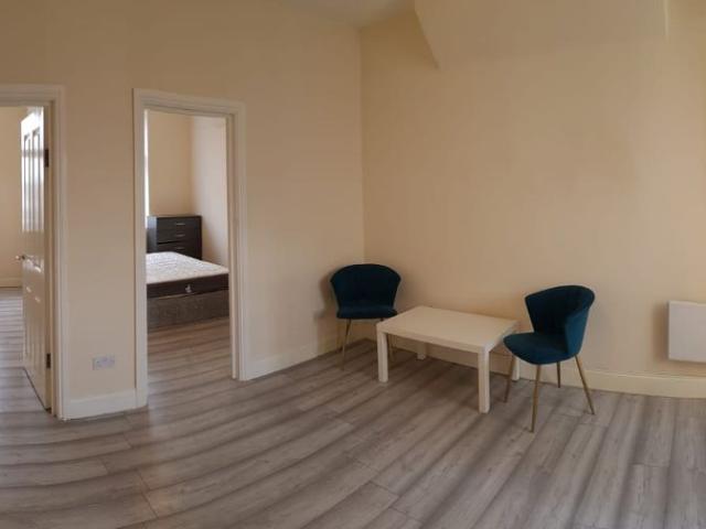 High Rd N12, 2 bed flat to rent, £1,600 pcm | PrimeLocation