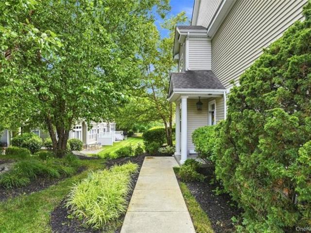 High Ridge Ln, Middletown, Condo For Sale