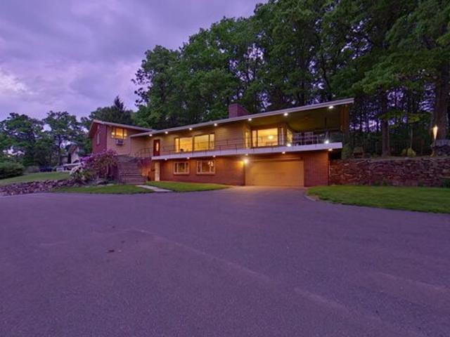 High Ridge Rd, Manchester, Home For Sale