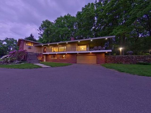 High Ridge Rd, Manchester, Home For Sale