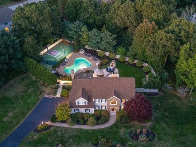 High Ridge Rd, Topsfield, Home For Sale
