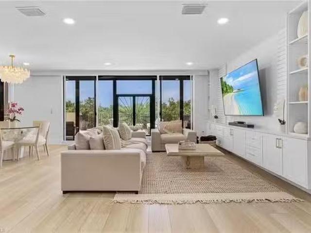 High Rise 8+ NAPLES, FL 6001 Pelican Bay Blvd #102