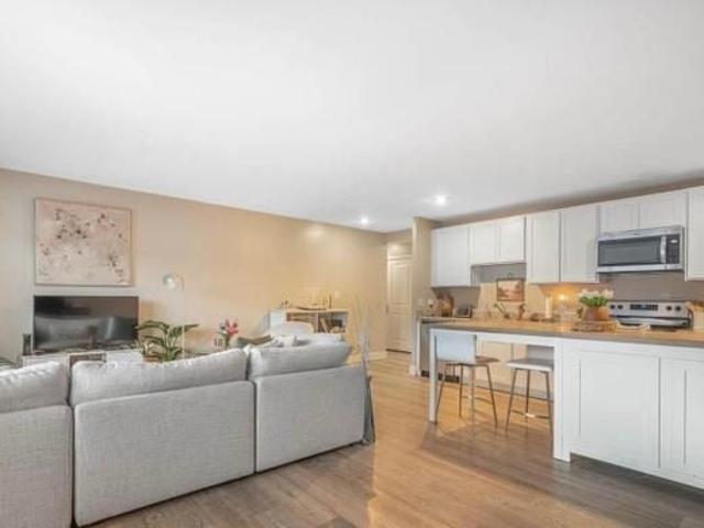 High rise condo in Walnut Hills