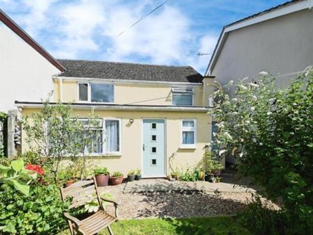 High Road, 3 Bedroom End