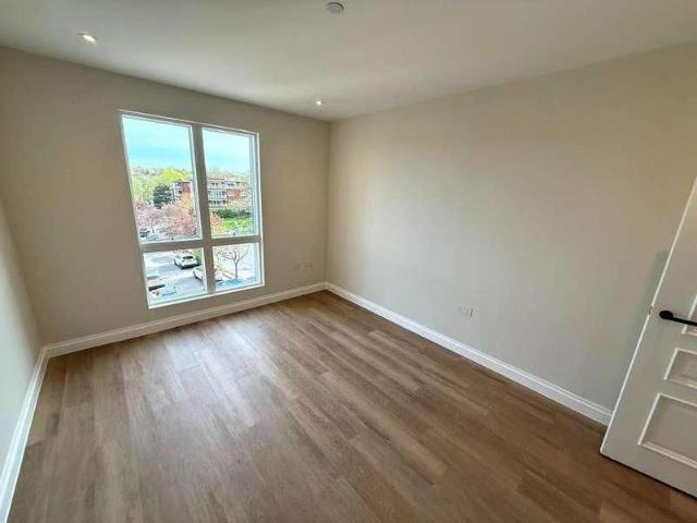High Road, Chigwell, IG7