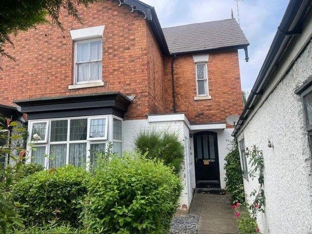 High Road, Chilwell NG9, 2 bed flat to rent, £850 pcm | PrimeLocation