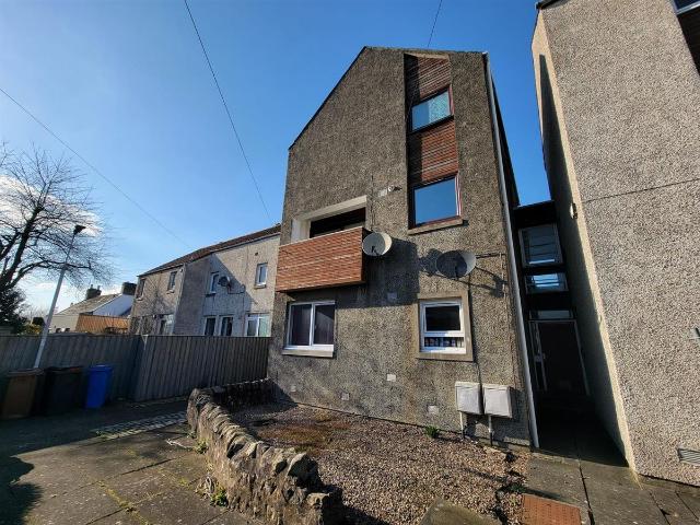 High Road, Auchtermuchty, Cupar KY14, 3 bed maisonette to rent, £800 pcm | PrimeLocation
