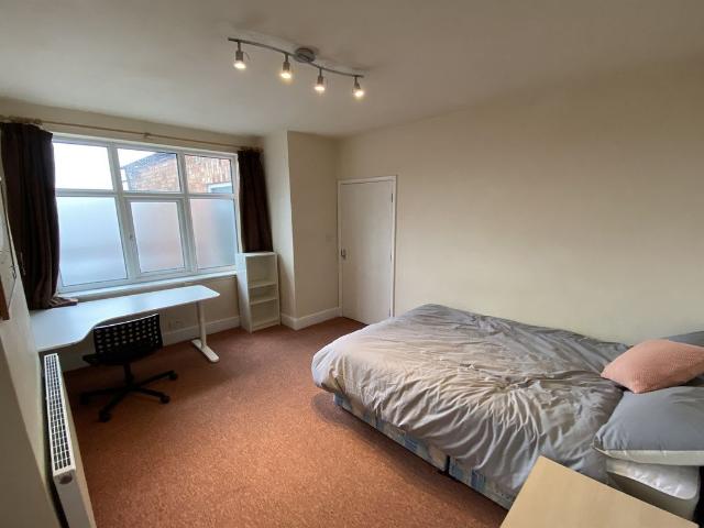 High Road, Beeston NG9, Room to rent, £545 pcm | PrimeLocation