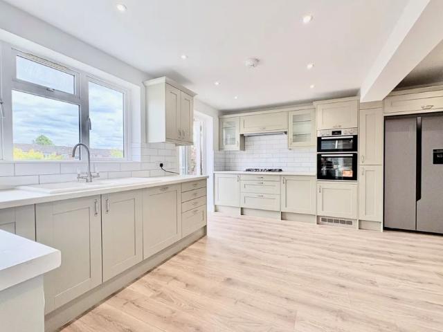 High Road, Broxbourne, Turnford